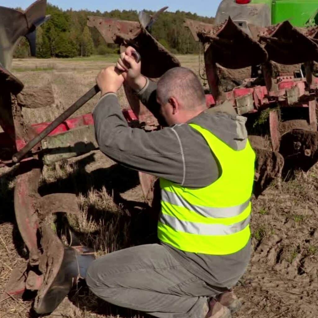 Farm Safety Tips for Harvest - AgQuest Financial Services